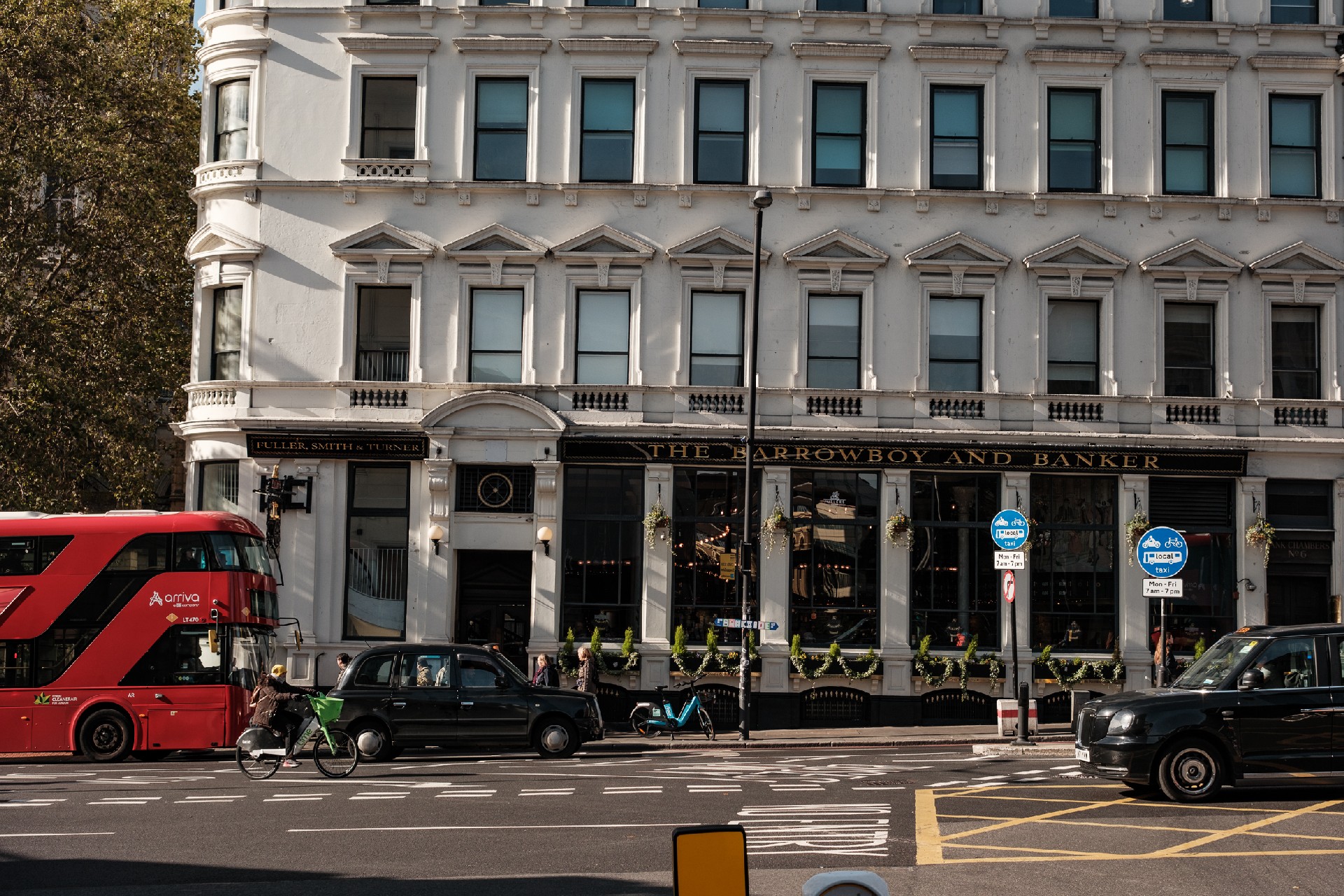 The Barrowboy & Banker - Fuller's Pub and Restaurant in London Bridge