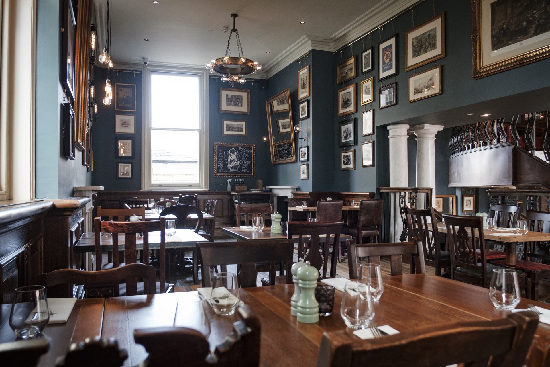 The Barrow Boy & Banker - Fuller's Pub and Restaurant in London Bridge