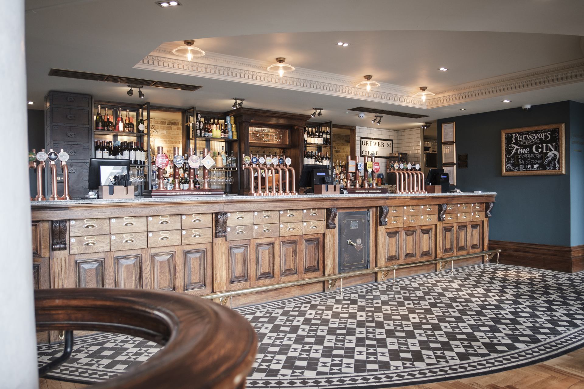 The Barrowboy & Banker - Take a 360 tour of The Barrow Boy & Banker Pub ...